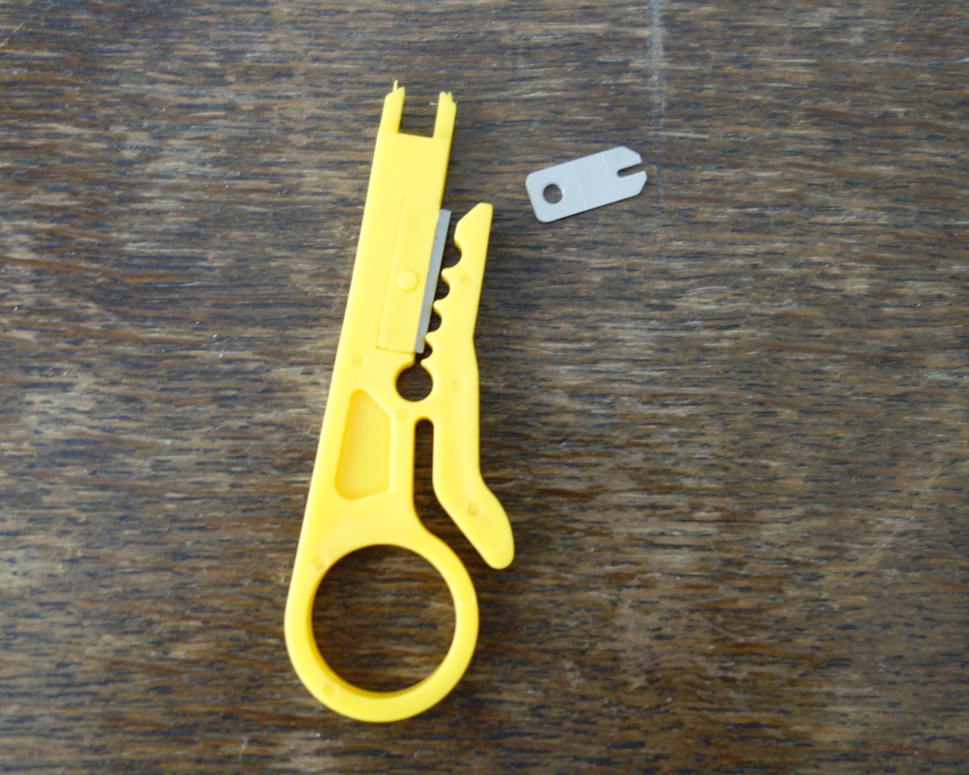 How to run an ethernet cable in your home, and save your relationship | Al4